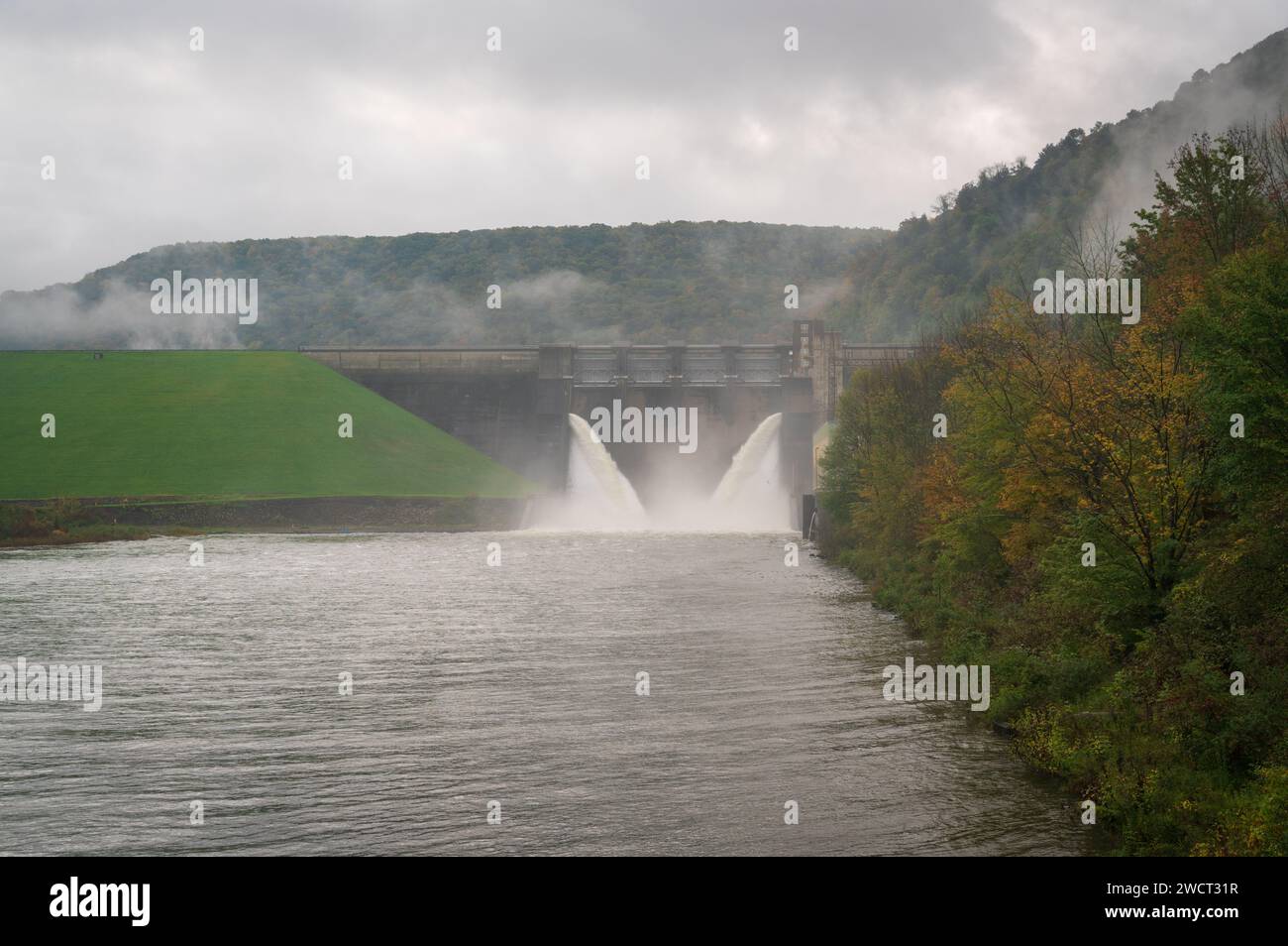 Kinzua Dam at Allegheny National Forest in Pennsylvania, USA Stock ...