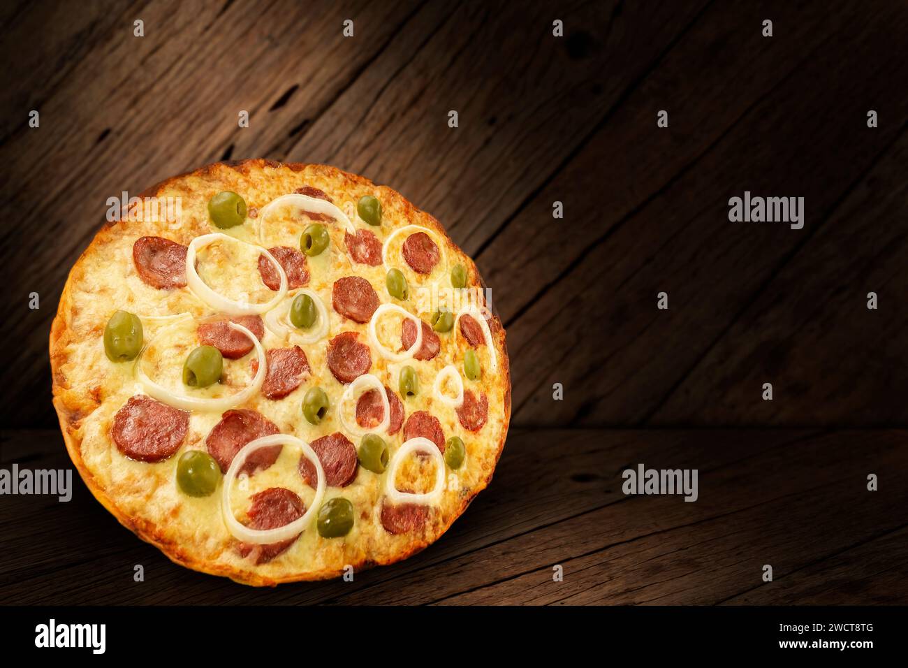 Calabrian pizza. Traditional Brazilian pizza Stock Photo - Alamy