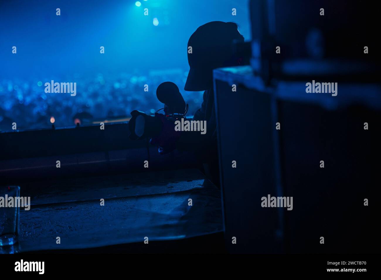 Dim lit photos hi-res stock photography and images - Alamy