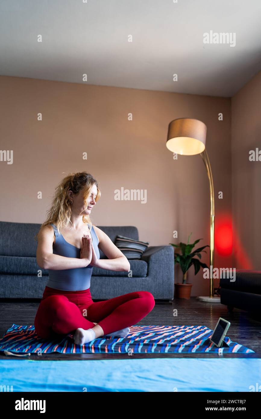 Crossed legs cross legged posture position hi-res stock photography and ...