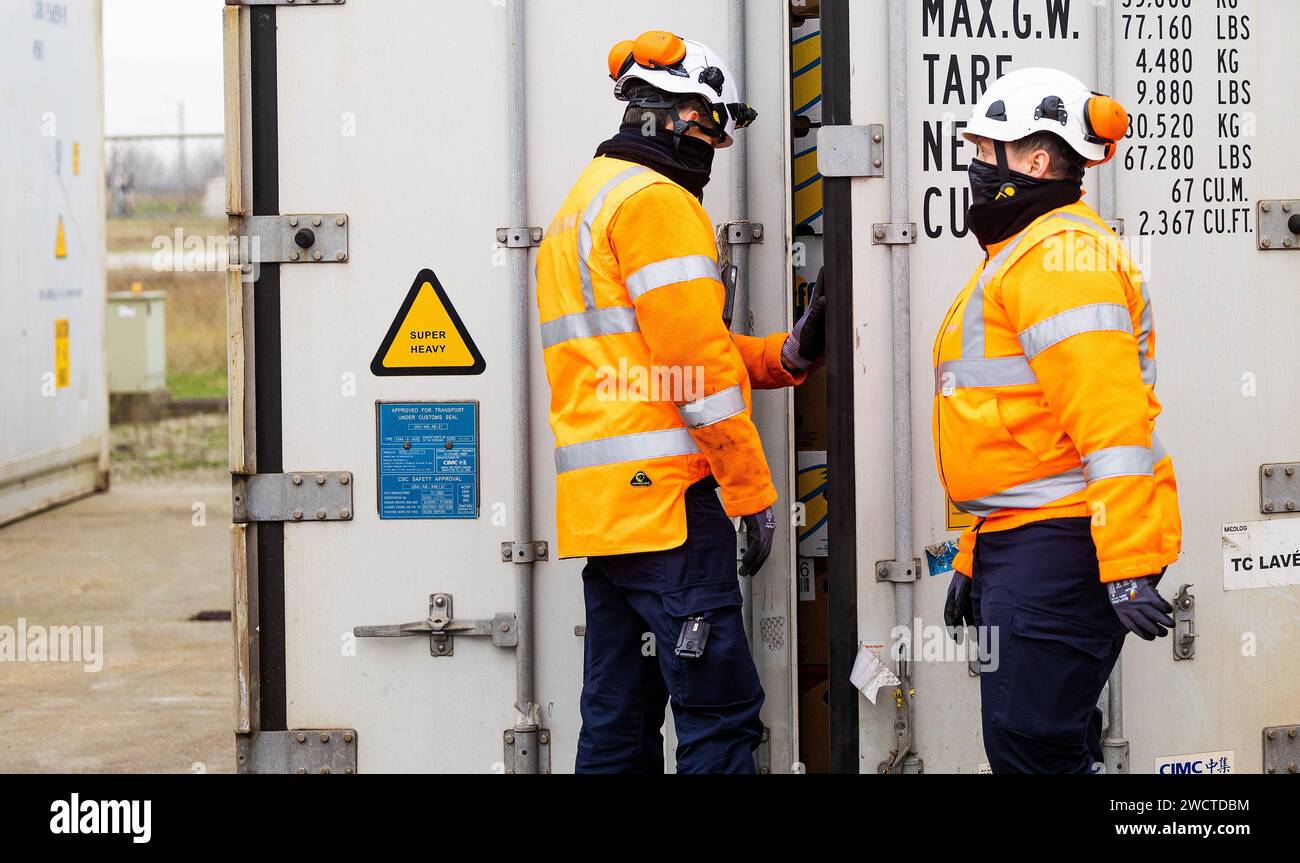 VLISSINGEN - The Belgian rummage team during a presentation about the ...