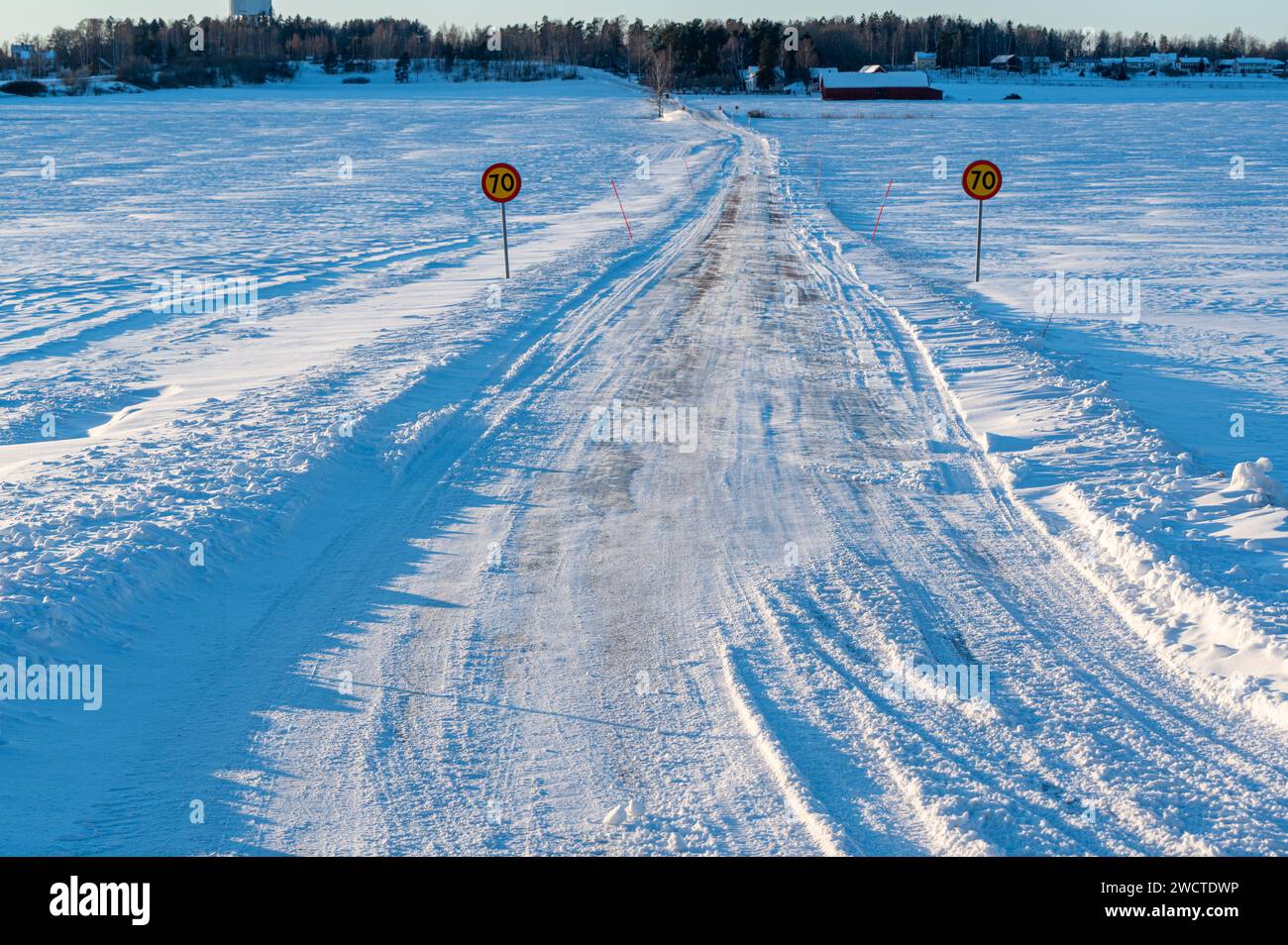 70 kilometer road sign traffic hi-res stock photography and images - Alamy