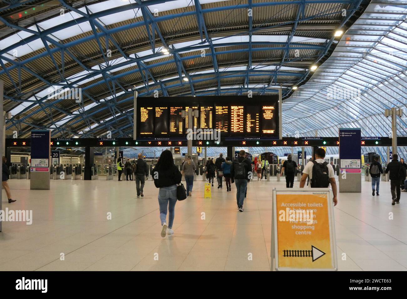 London Waterloo Platform 20-26 11th October 2023 Stock Photo - Alamy