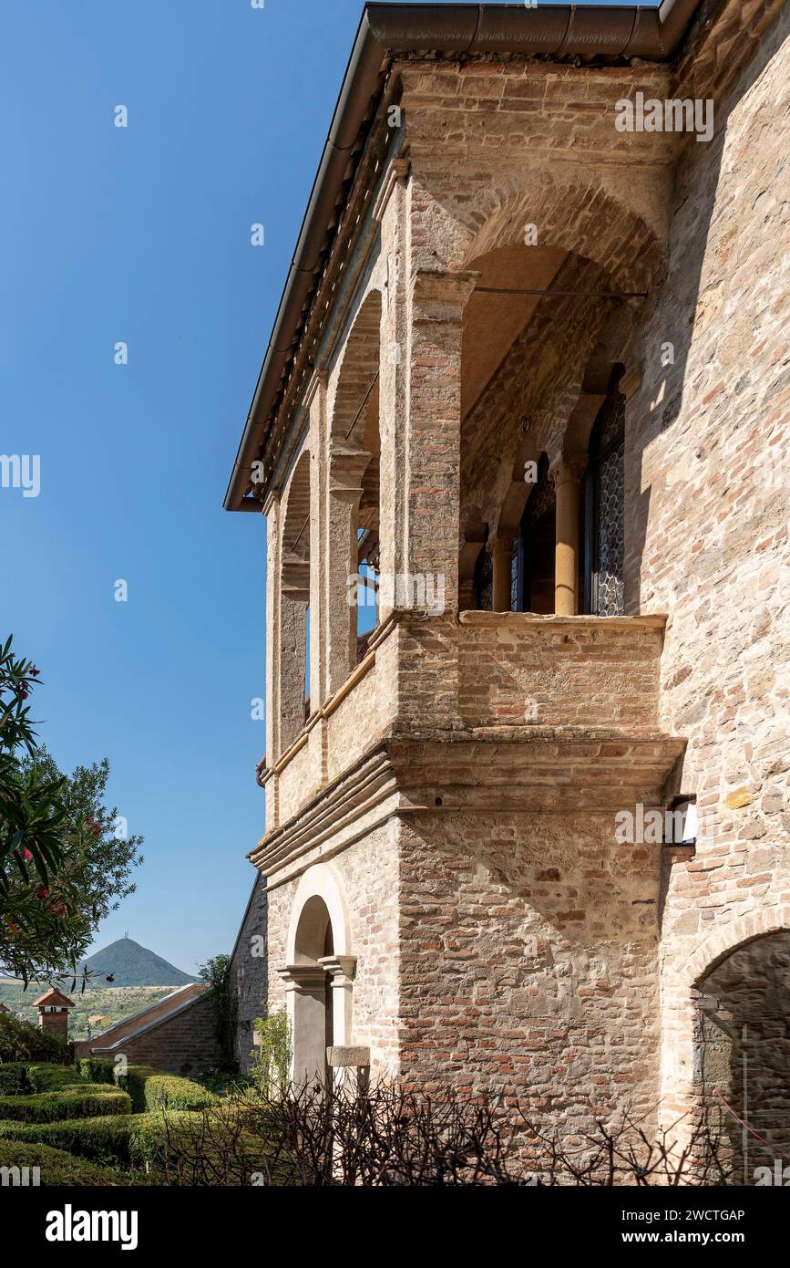 Poeta petrarca hi-res stock photography and images - Alamy