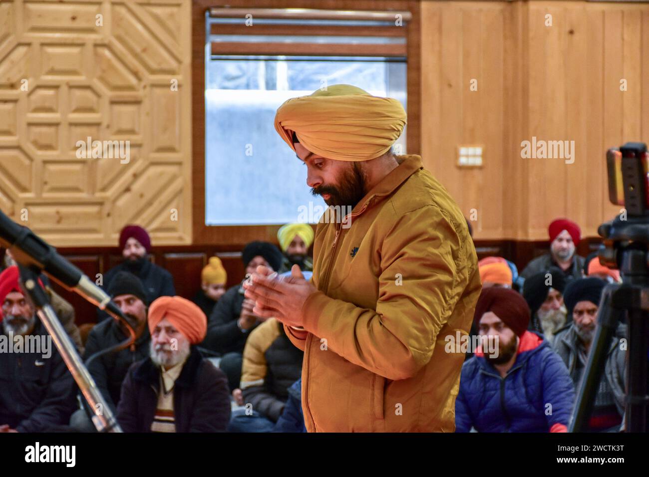 Srinagar, India. 17th Jan, 2024. A Sikh devotee prays on the occasion of the 357th birth ...
