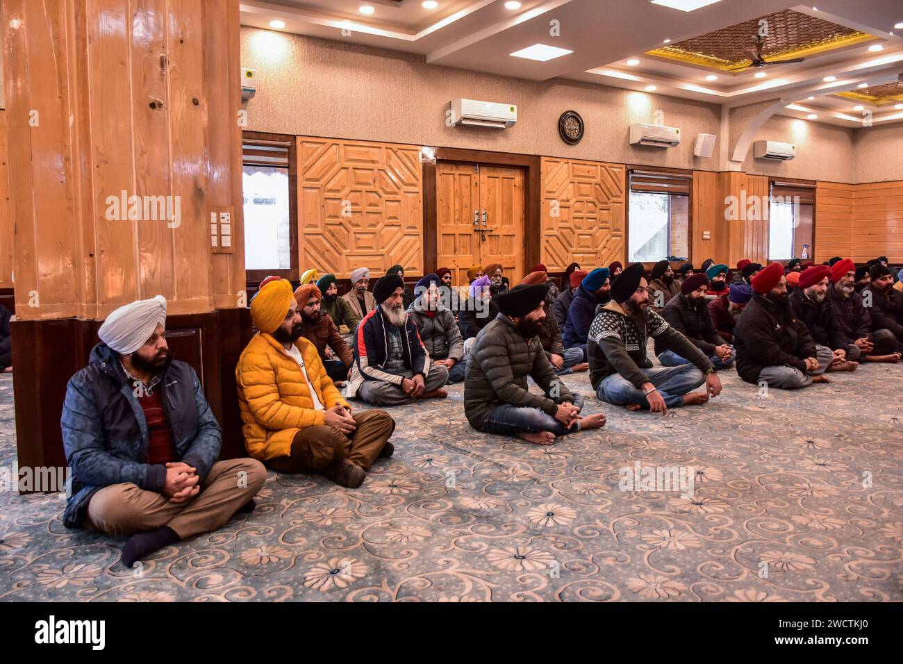 Srinagar, India. 17th Jan, 2024. Sikh devotees pay obeisance on the occasion of the 357th birth ...