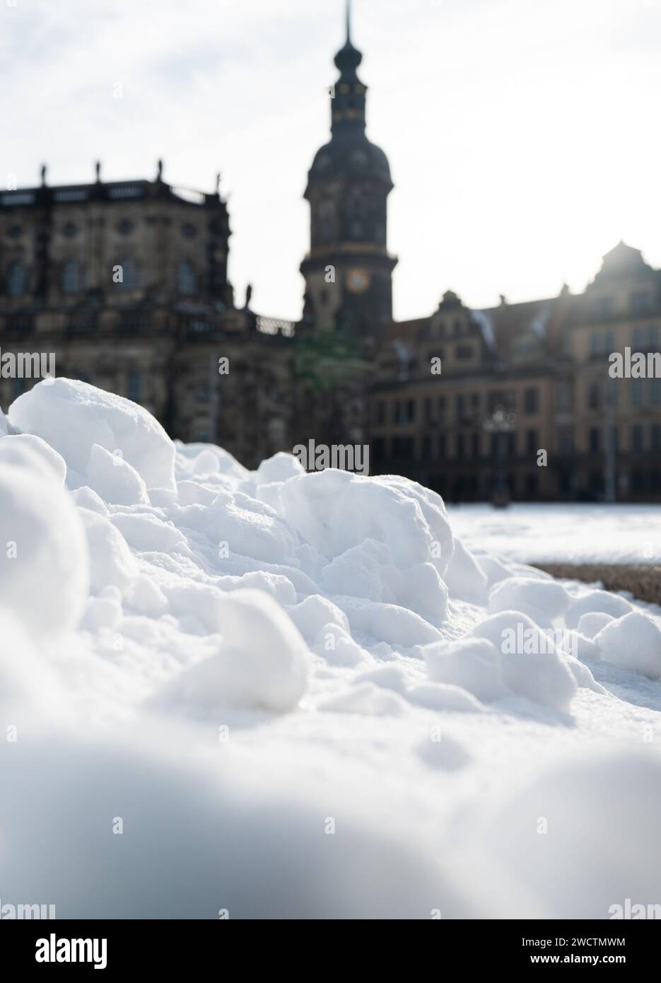 Dresden, Germany. 17th Jan, 2024. A pile of snow lies in the morning on ...