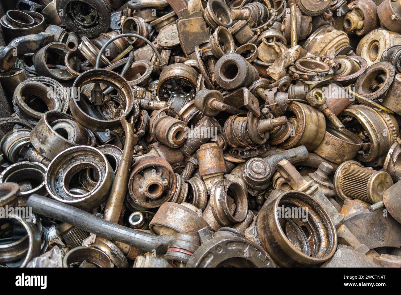 rusted steel scrap pile of used car parts and pieces Stock Photo - Alamy