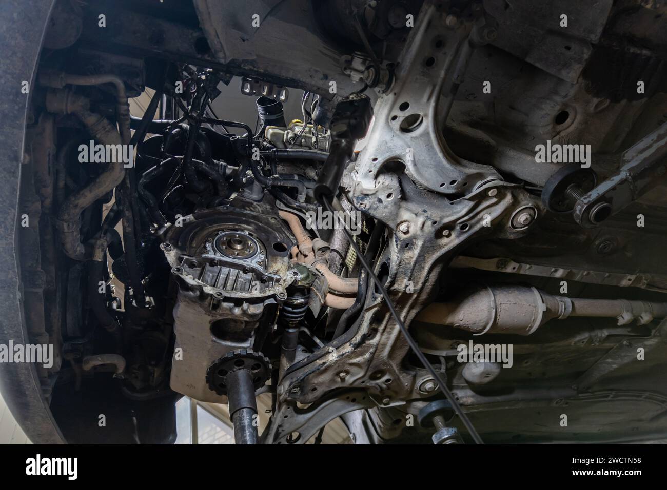Dirty engine bay hi-res stock photography and images - Alamy