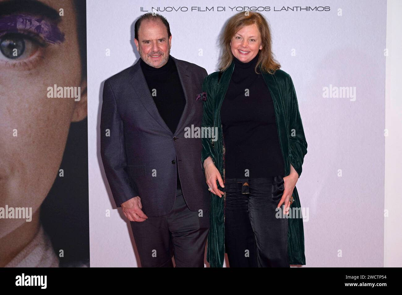 Barrett Wissman und Nina Kotova bei der Premiere des Kinofilms Povere ...