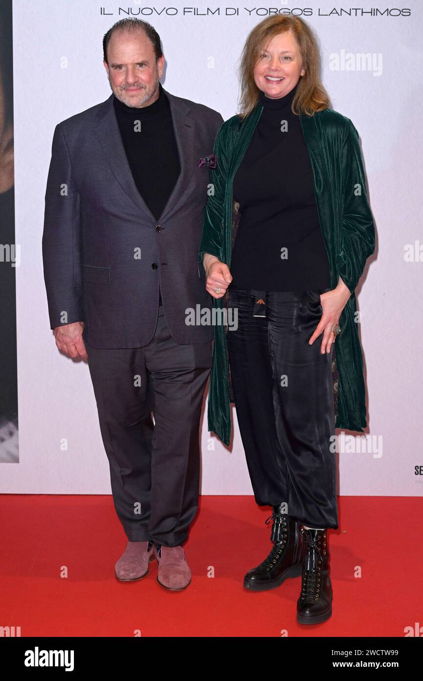 Barrett Wissman und Nina Kotova bei der Premiere des Kinofilms 'Povere ...