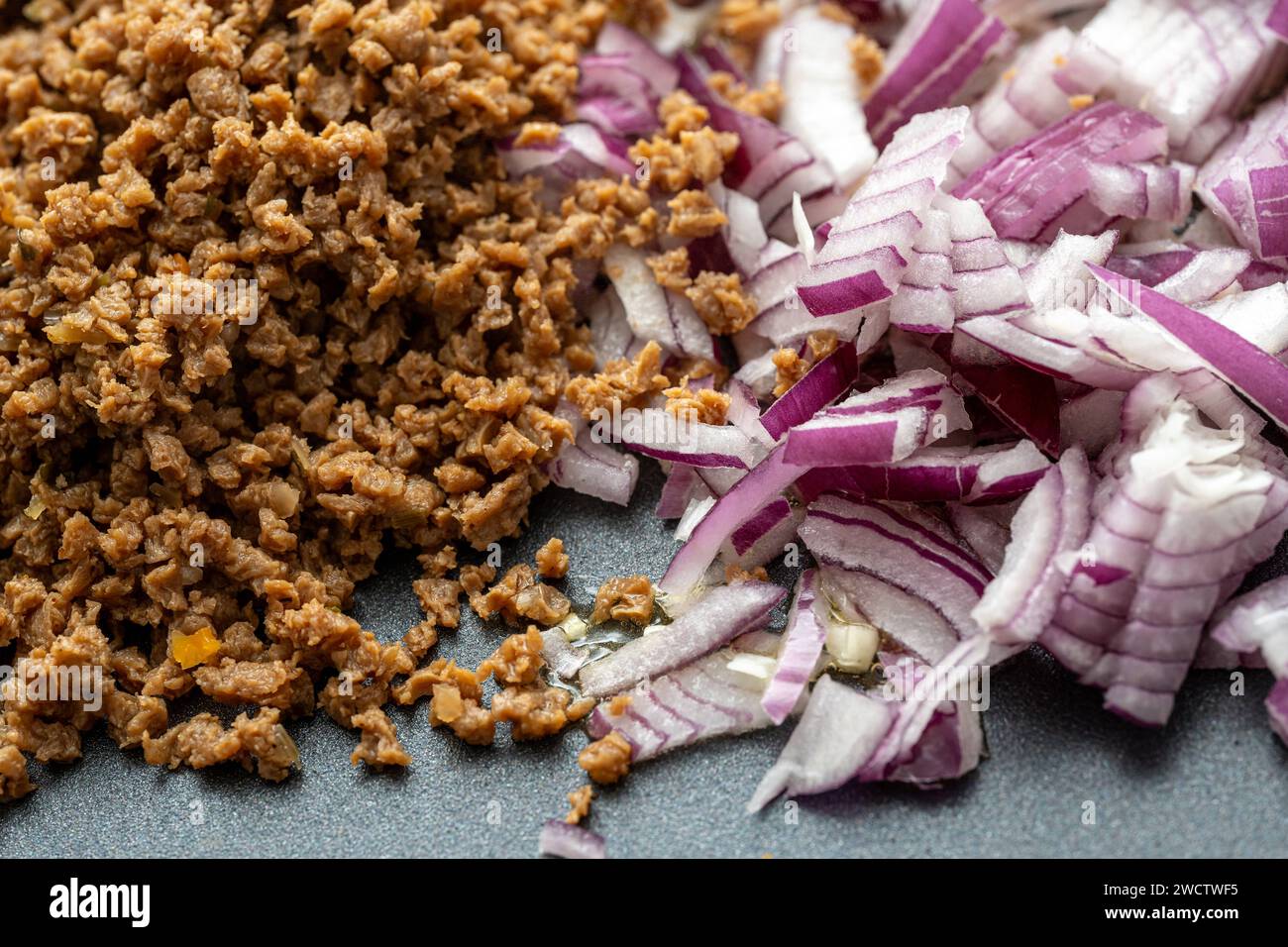 Veganes essen zubereiten hi-res stock photography and images - Alamy