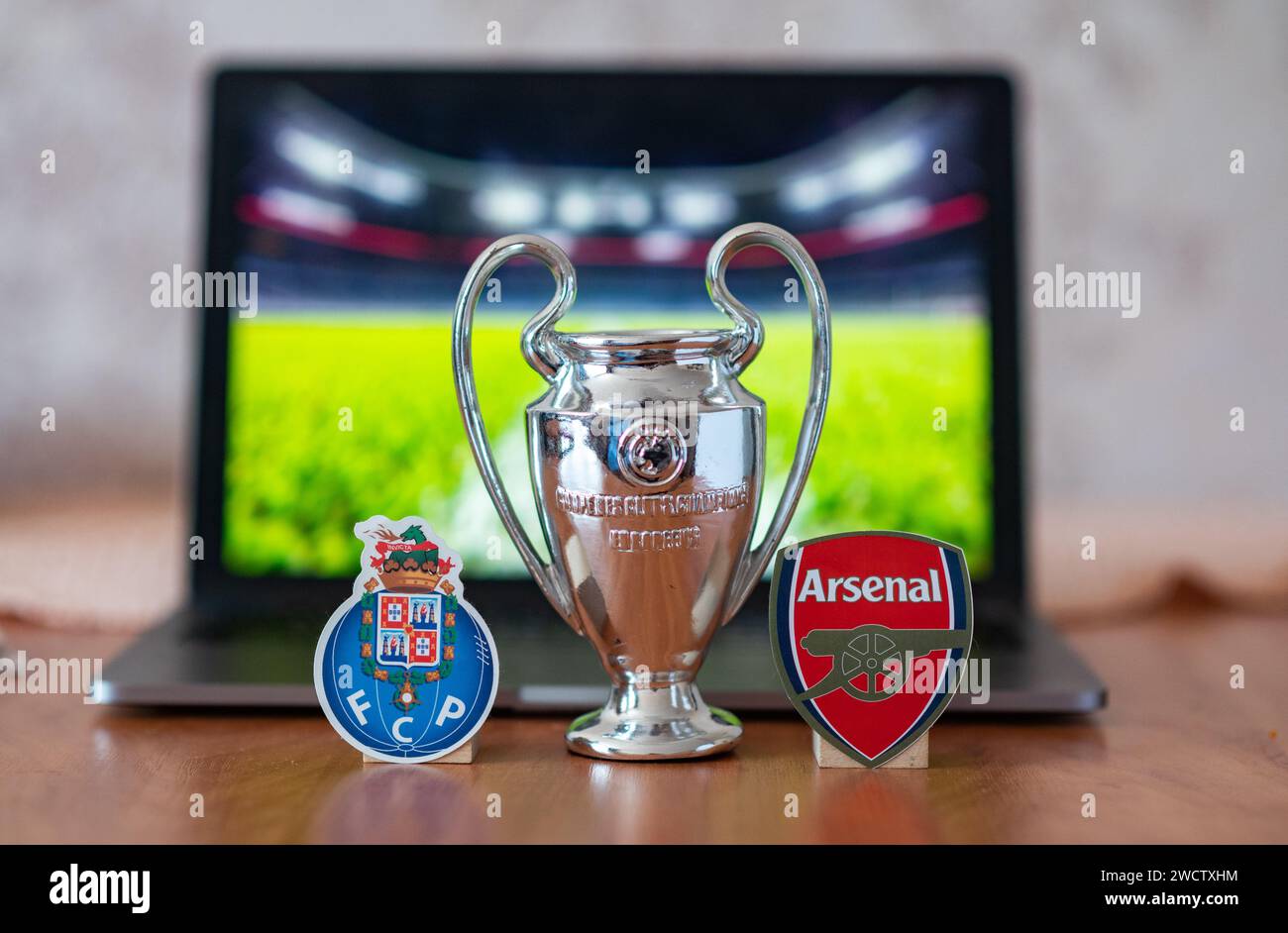 Arsenal premier league trophy hi-res stock photography and images - Alamy