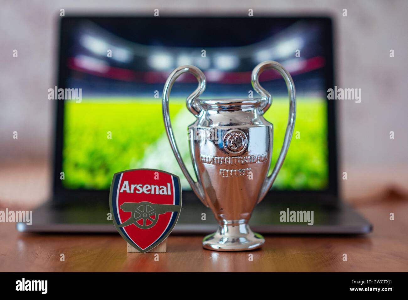 Arsenal premier league trophy hi-res stock photography and images - Alamy