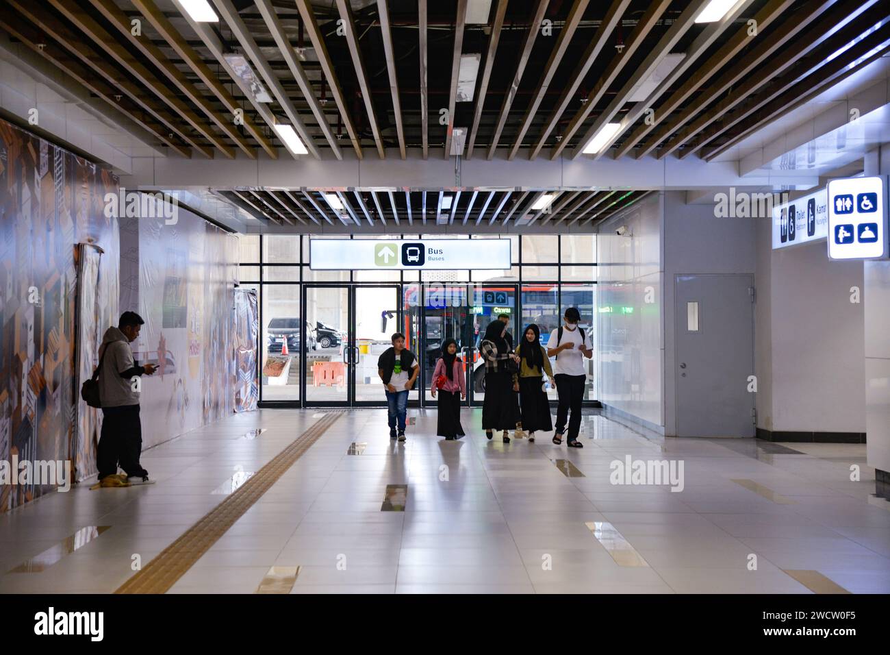 Jakarta railway high speed hi-res stock photography and images - Alamy