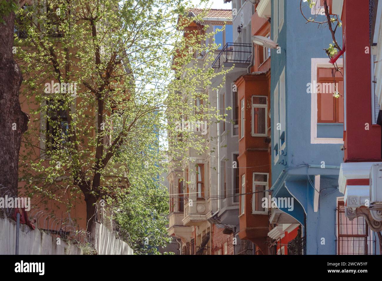 Old buildings in istanbul hi-res stock photography and images - Alamy