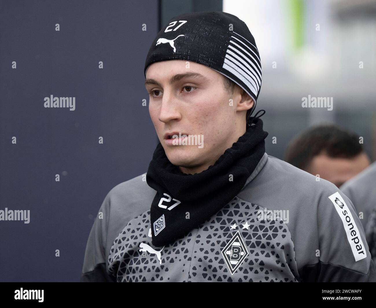 Rocco Reitz (Borussia Monechengladbach, #27) kommt auf das ...