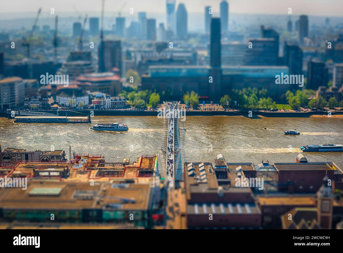 Major effect hi-res stock photography and images - Alamy