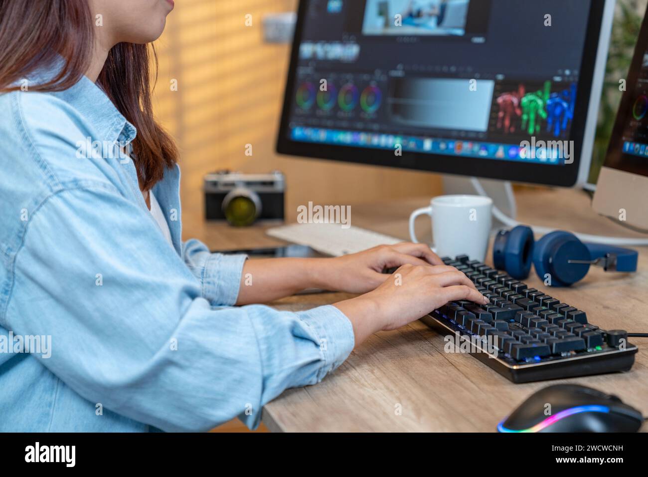 Asian female video editor hi-res stock photography and images - Alamy