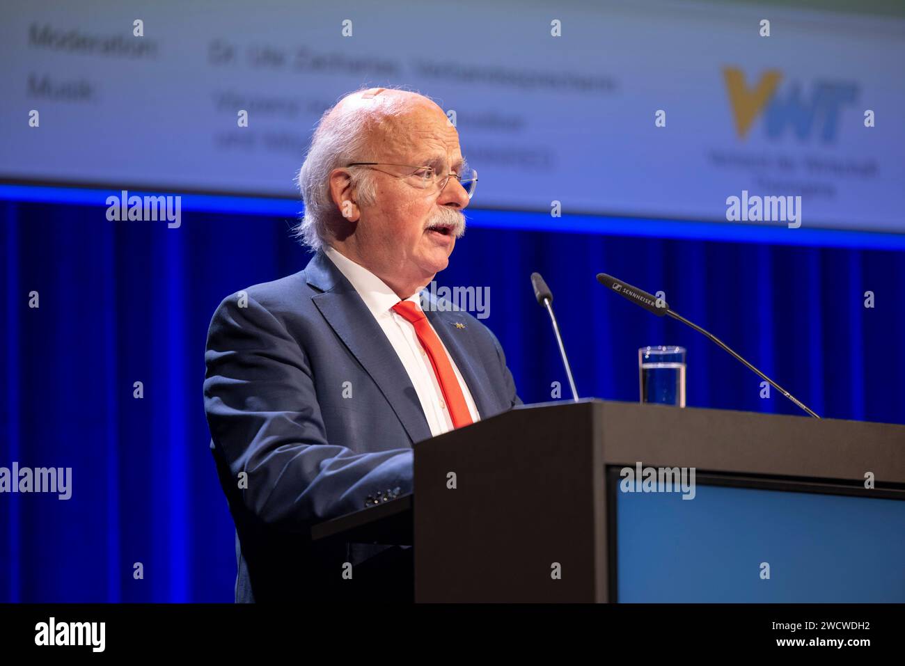 Staffelstabuebergabe vwt 17012024 - Thomas Kaeser, Geschaeftsfuehrer ...