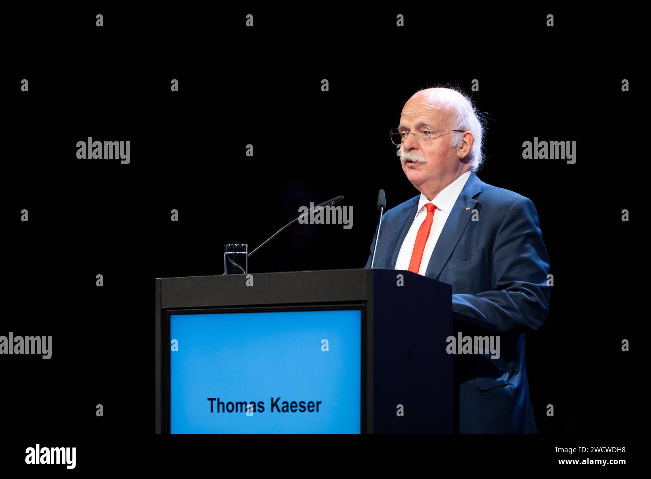 Staffelstabuebergabe vwt 17012024 - Thomas Kaeser, Geschaeftsfuehrer ...