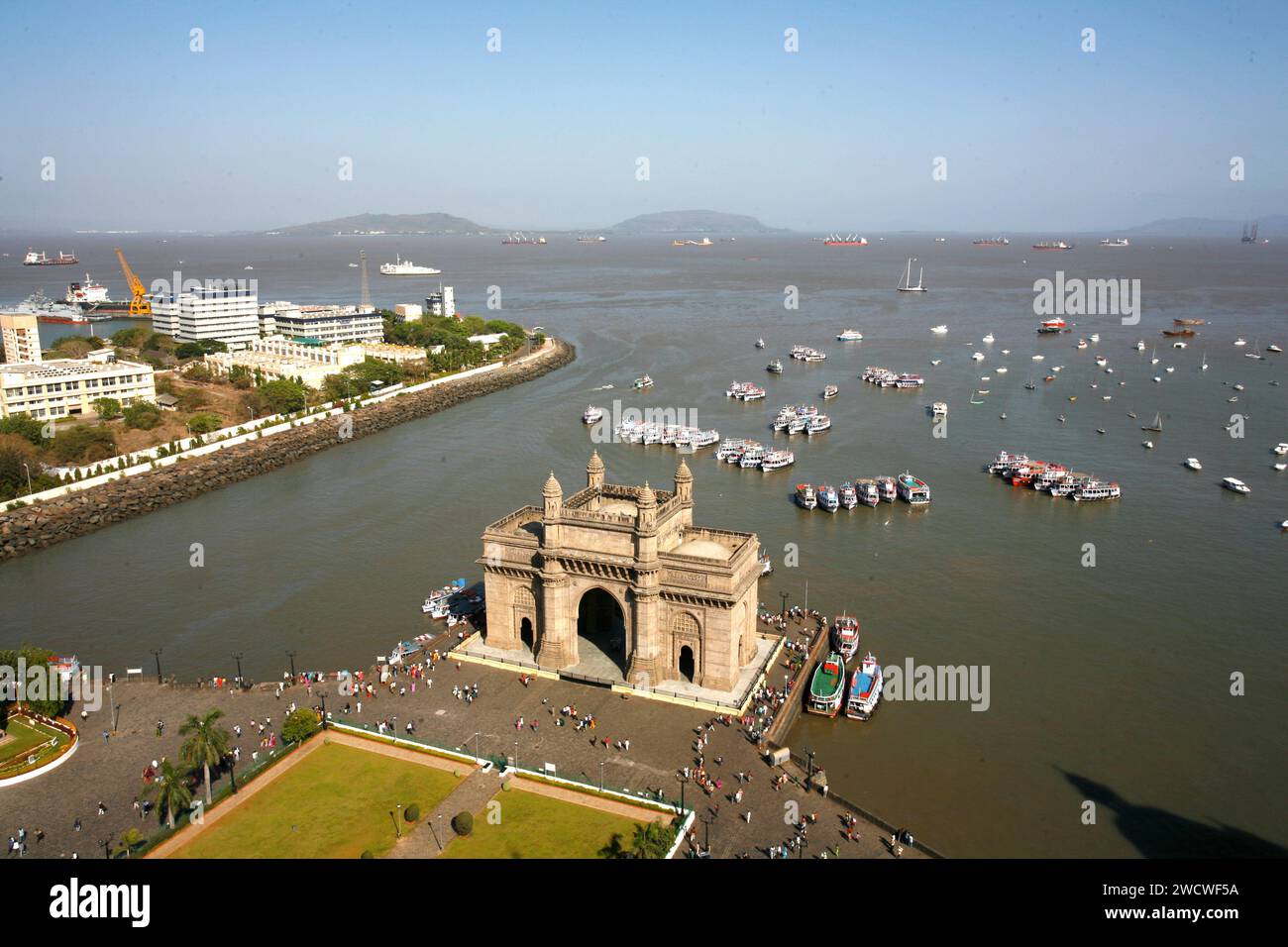 Gateway of india aerial hi-res stock photography and images - Alamy