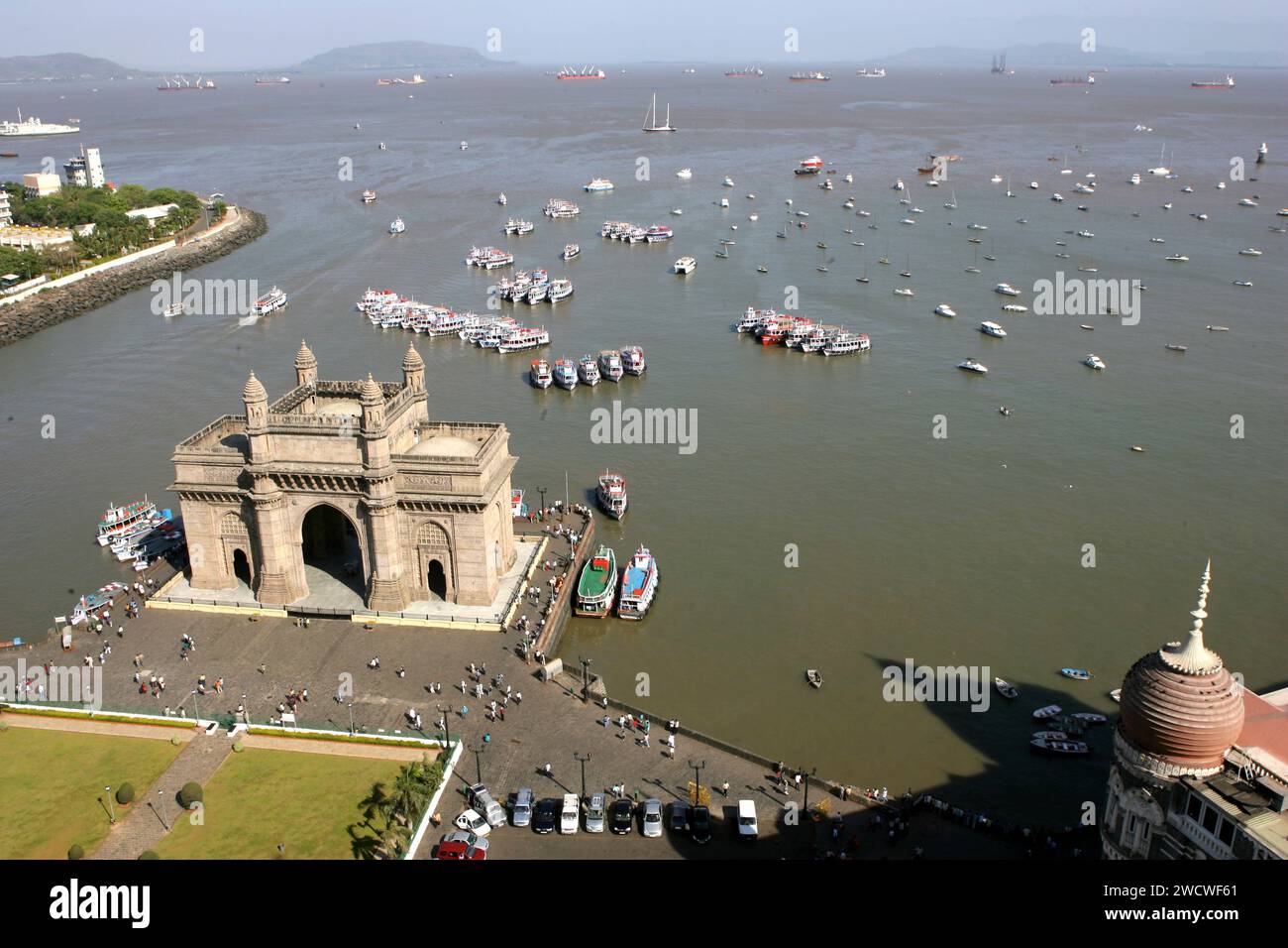 Aerial view gateway india mumbai hi-res stock photography and images ...