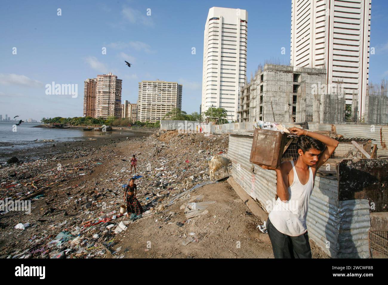 India trash pollution hi-res stock photography and images - Alamy