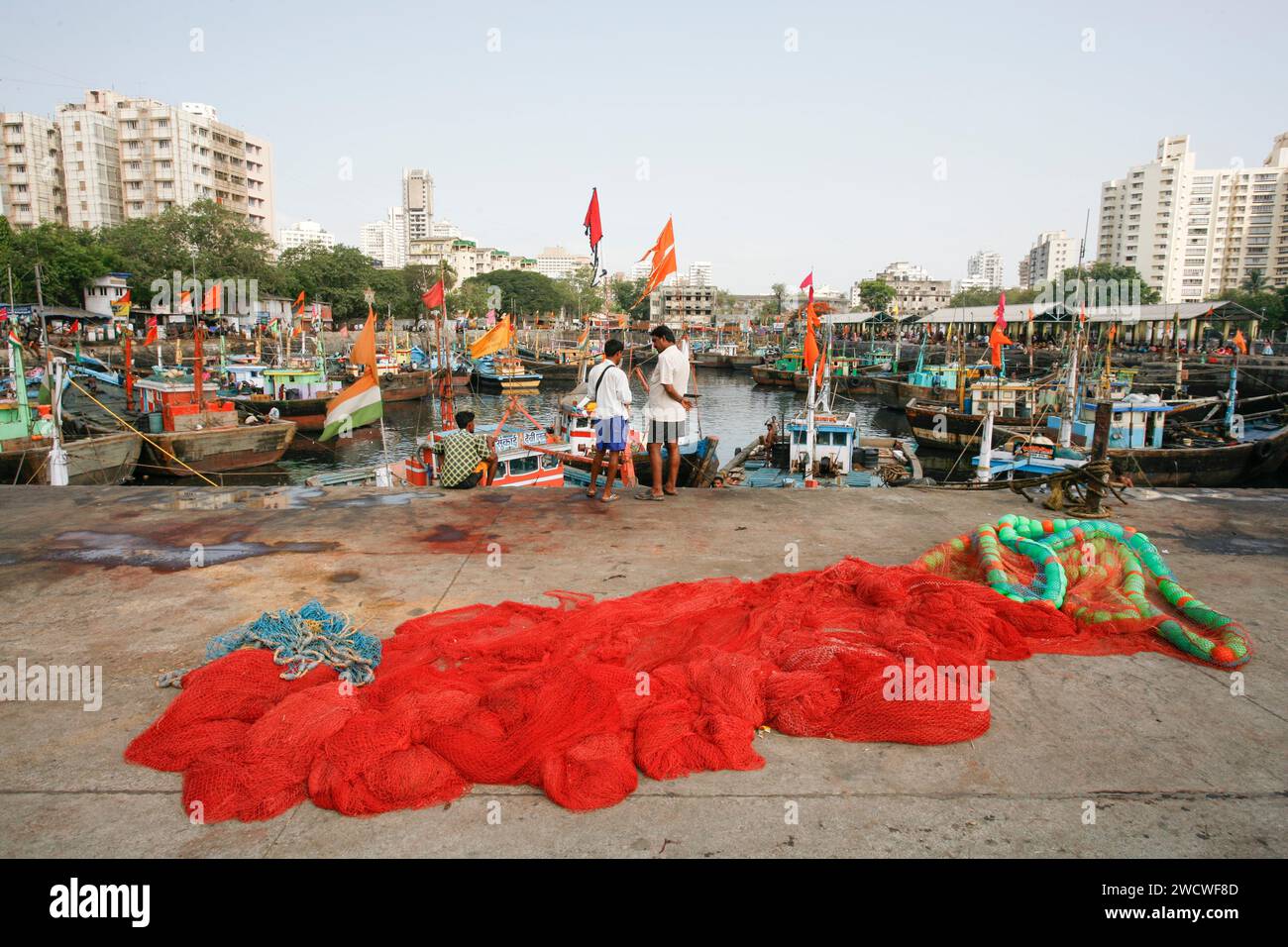 Mumbai docks hi-res stock photography and images - Alamy
