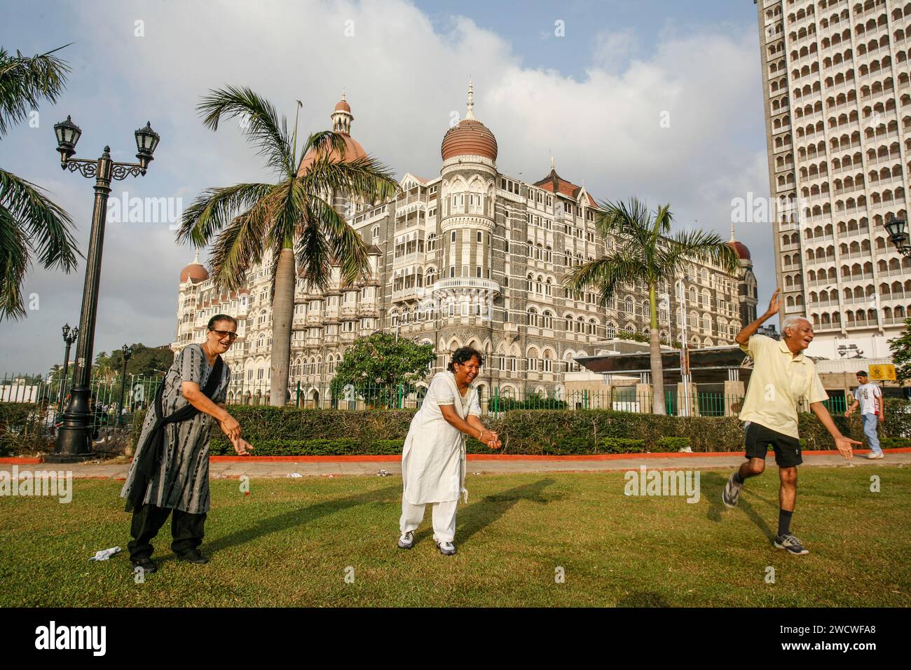 Laughiing club hi-res stock photography and images - Alamy