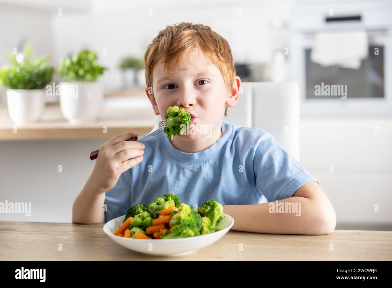Do not want to eat broccoli hi-res stock photography and images - Alamy