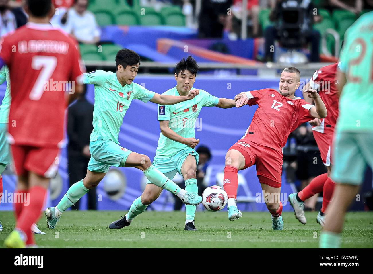 Doha, Qatar. 17th Jan, 2024. Robert Alexander Melki (R) vies with Dai ...