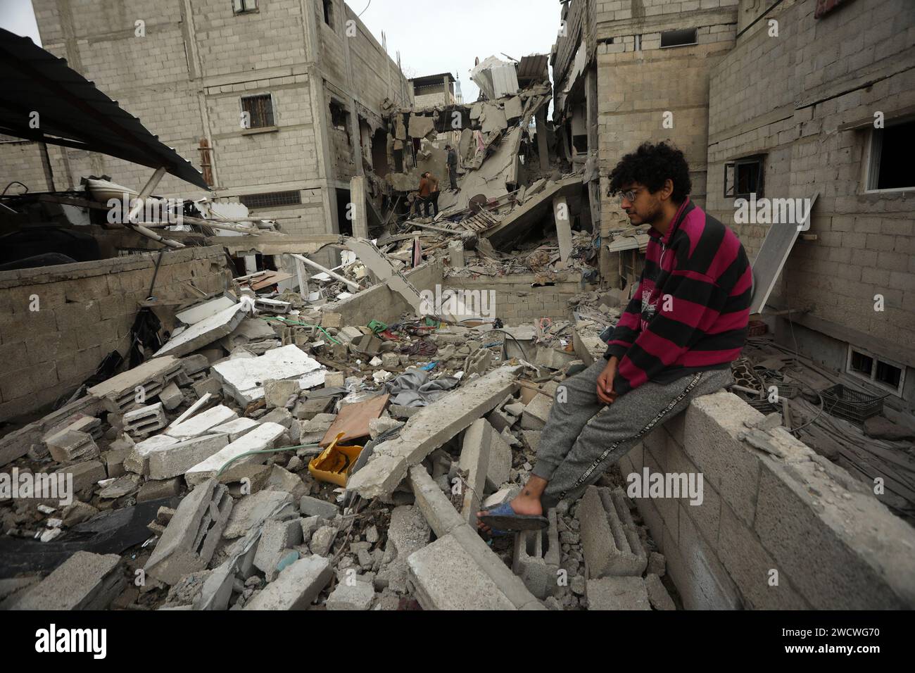 Rafah, Gaza. 16th Jan, 2024. Palestinians inspect the damage to homes ...