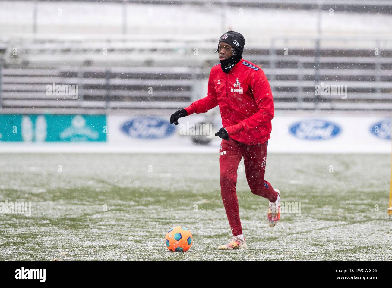 Koeln, Deutschland. 17th Jan, 2024. Elias Bakatukanda (1.FC Koeln, 38) 1. FC K?ln, Training 17. ...