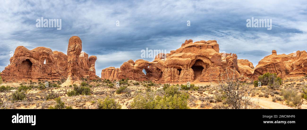 Arches national park monument valley hi-res stock photography and ...
