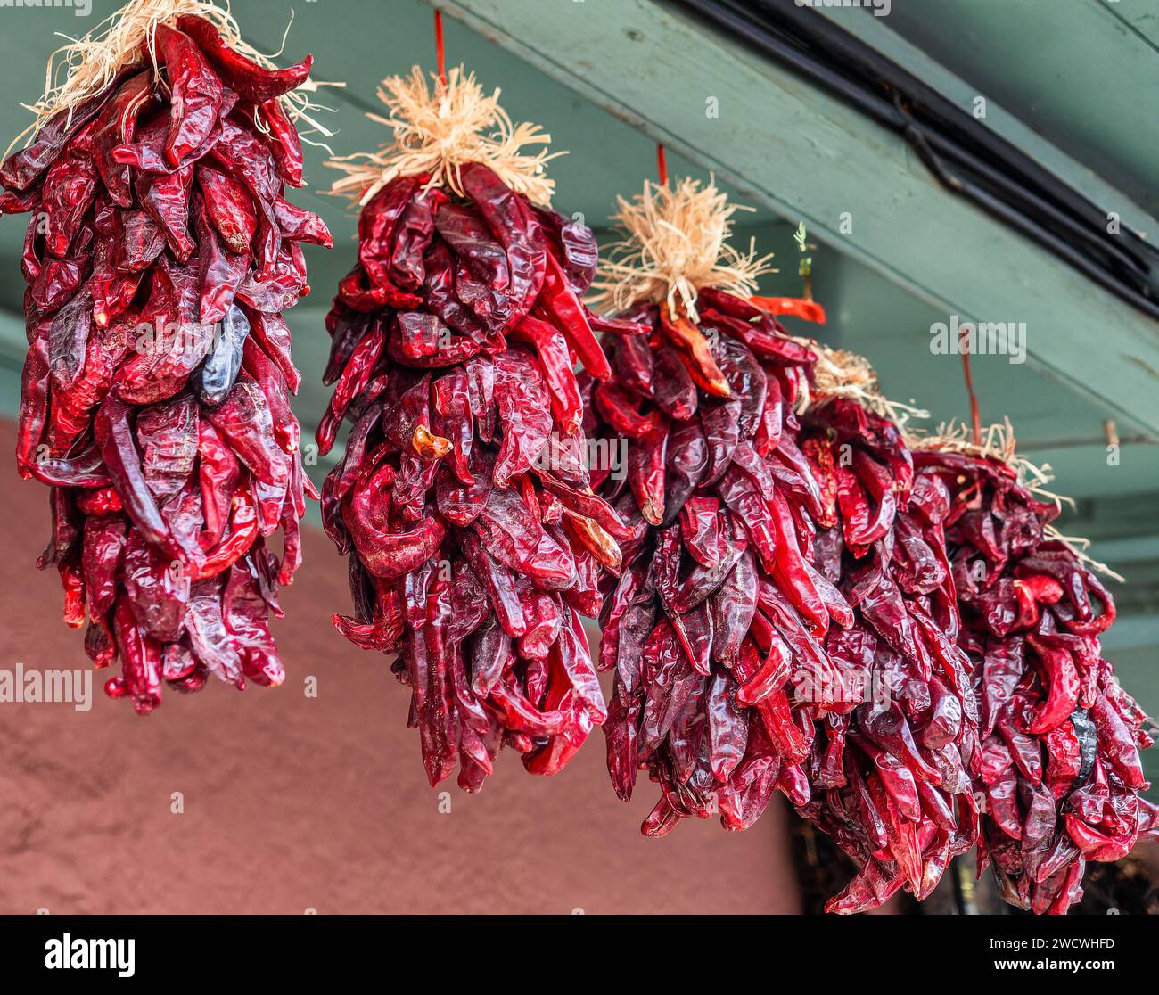 Peppers hanging pepper hi-res stock photography and images - Alamy