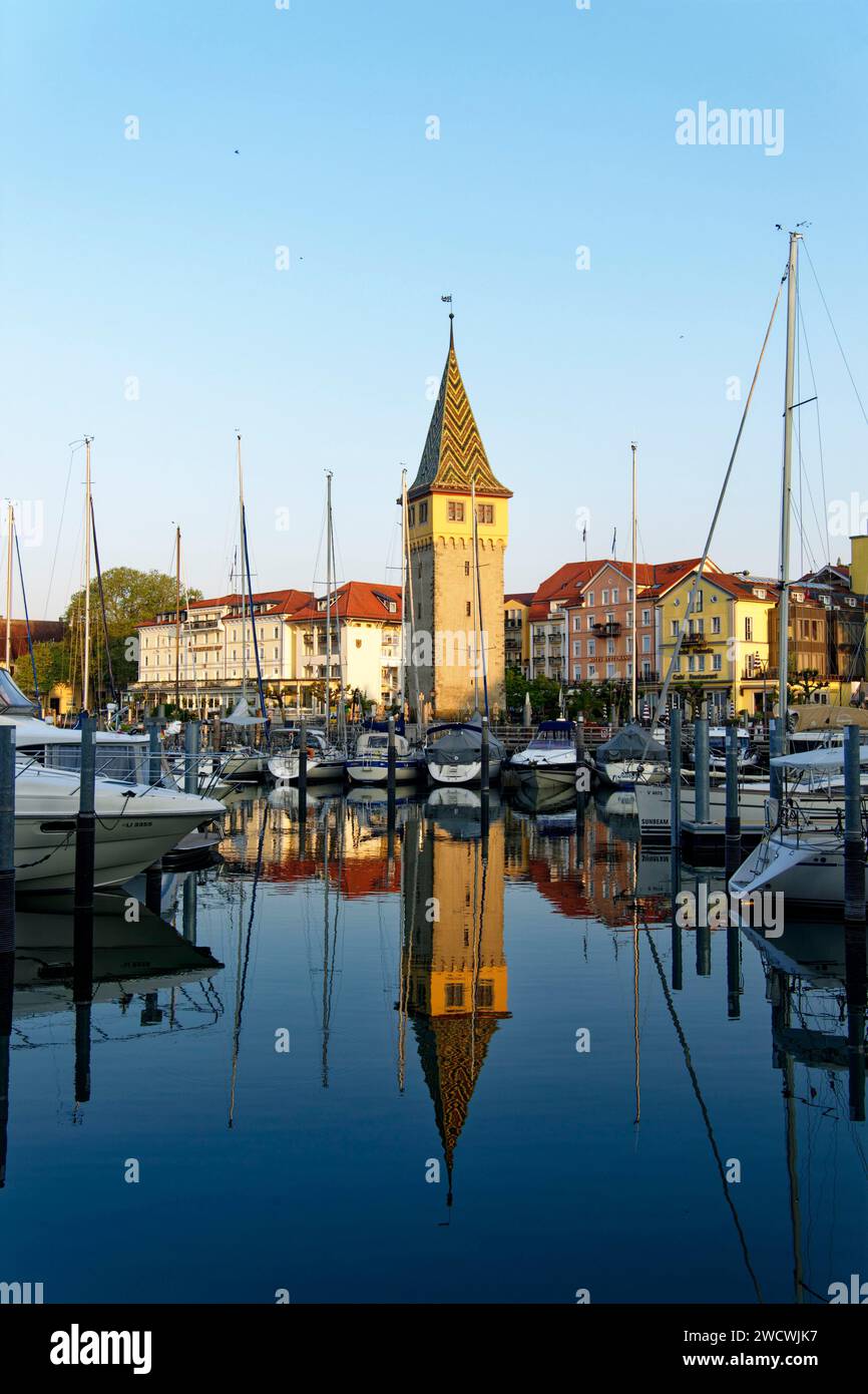Germany, Bavaria, Lake Constance (Bodensee), Lindau, harbor, Old ...