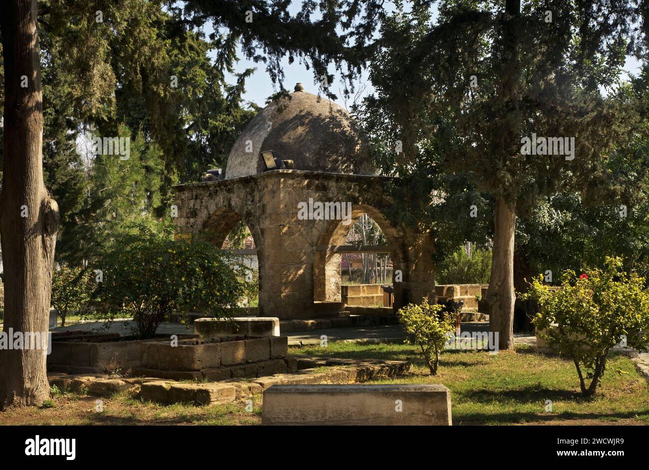 Cyprus graveyard hi-res stock photography and images - Alamy