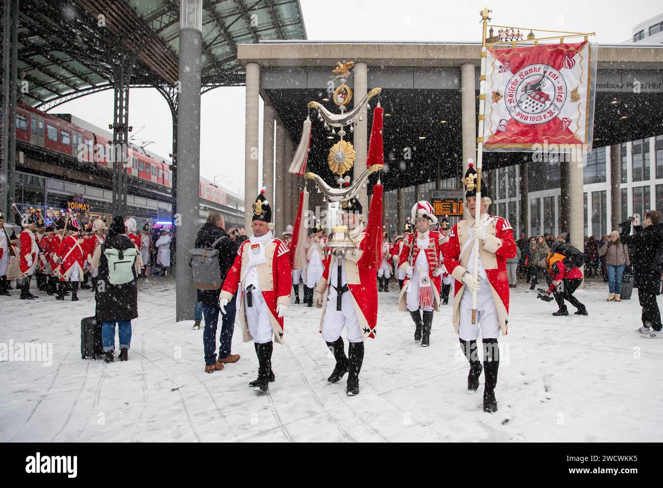 Die Roten Funken beim Empfang der deutschen Handballnationalmannschaft am Hauptbahnhof, am 17.01 ...