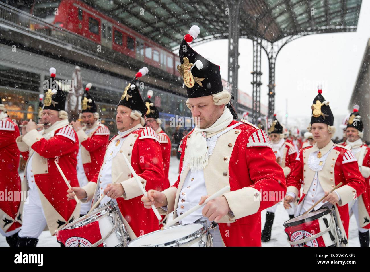 Die Roten Funken beim Empfang der deutschen Handballnationalmannschaft am Hauptbahnhof, am 17.01 ...