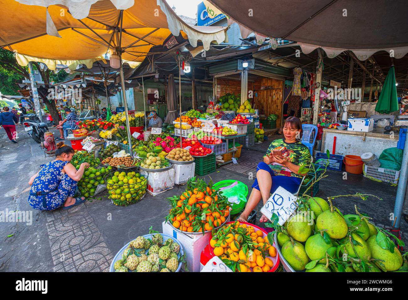 Vietnam, Ho Chi Minh City (Saigon), market in Cholon district Stock ...