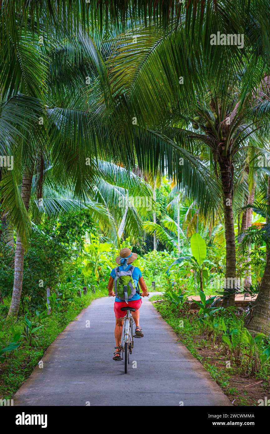 Vietnam, Mekong Delta, Ben Tre province, cycling tour on Long Thanh ...