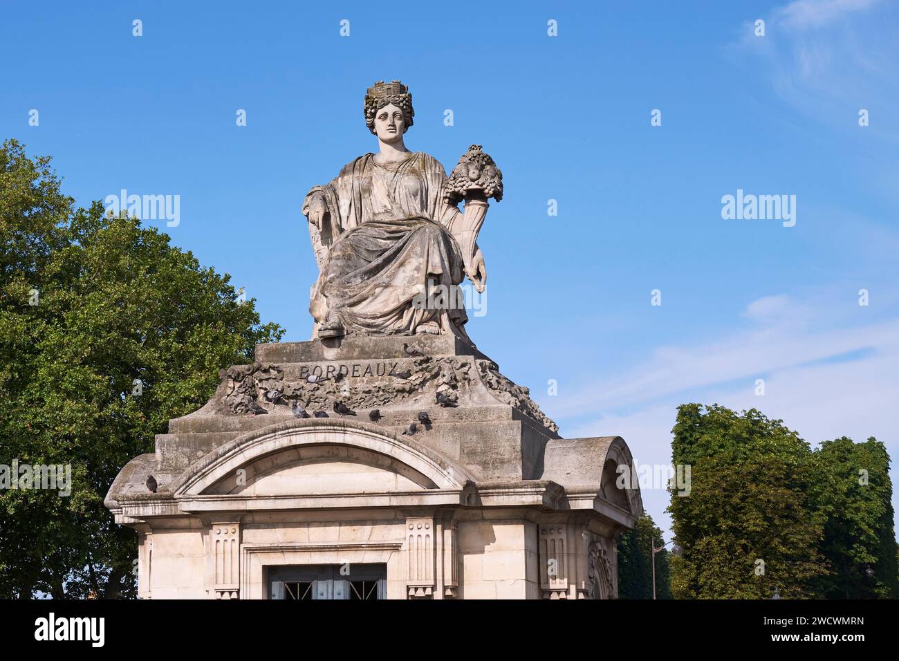 France, Paris, Place de la Concorde, Gabriel gatehouse,the city of ...