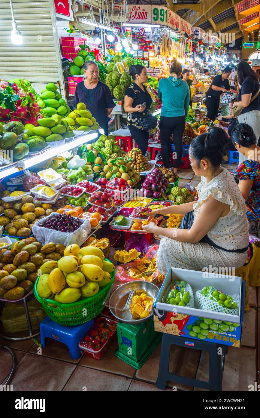 Food market saigon hi-res stock photography and images - Alamy