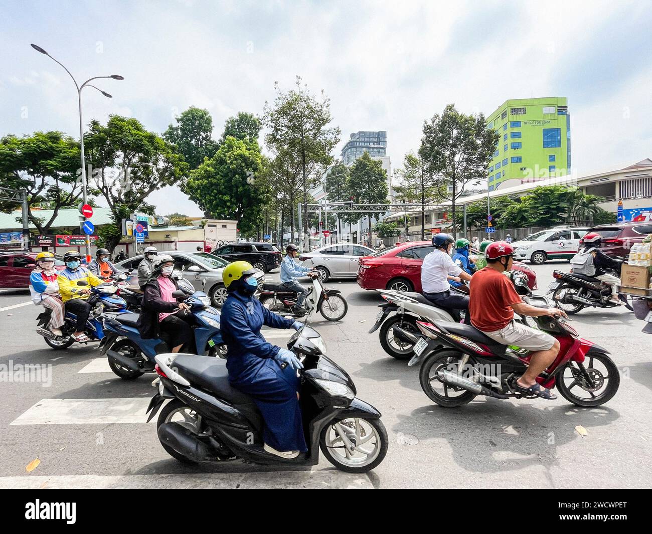 Vietnam, Saigon, Ho Chi Minh ville, motorbike traffic Stock Photo - Alamy