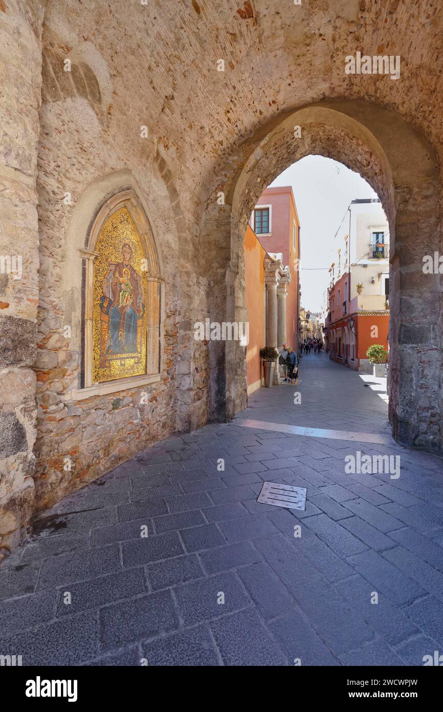 Taormina corso umberto hi-res stock photography and images - Alamy