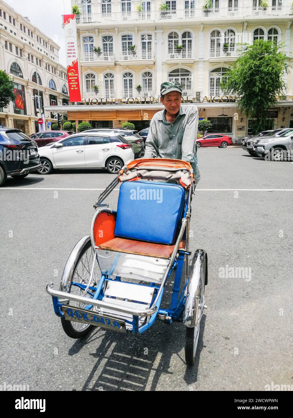 Vietnam rickshaw historical hi-res stock photography and images - Alamy