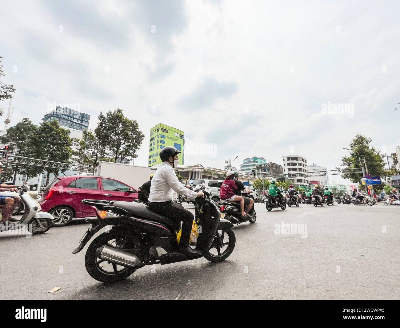 Vietnam, Saigon, Ho Chi Minh ville, motorbike traffic Stock Photo - Alamy