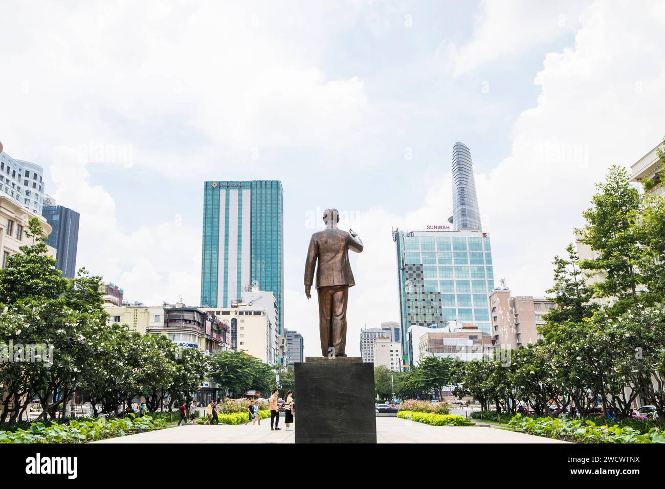 Statue saigon hi-res stock photography and images - Alamy
