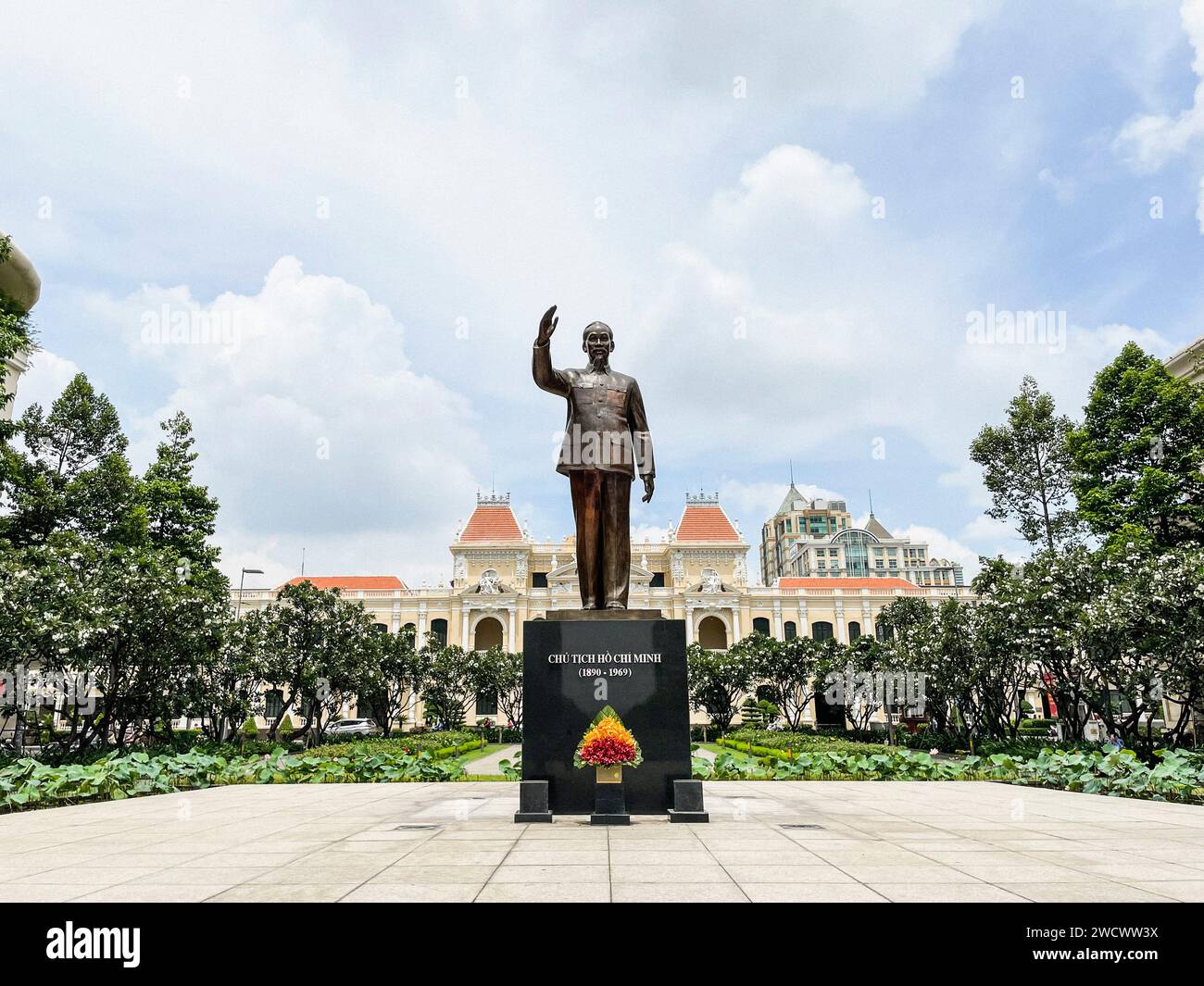 Vietnam, Saigon, Ho Chi Minh ville, Ho Chi Minh statue Stock Photo - Alamy